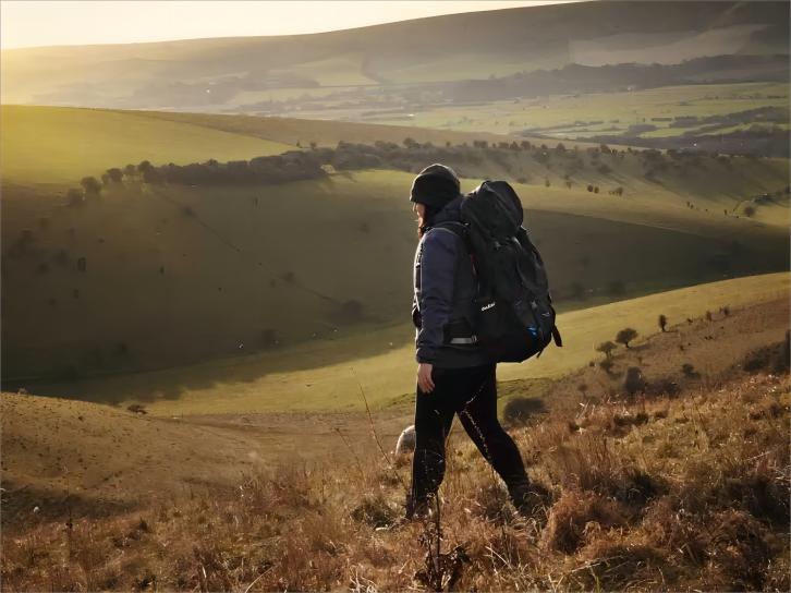 A Beginners Guide to Day Hiking - Deermaple