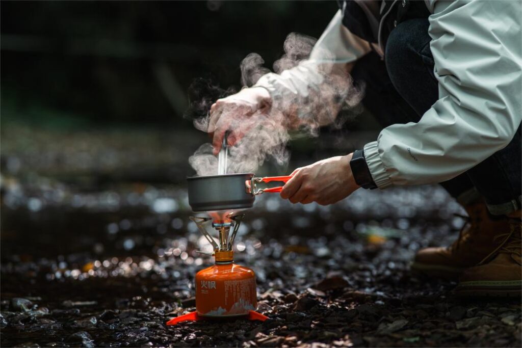 Lightweight Backpacking Canister Gas Stove with Integrated Pressure ...